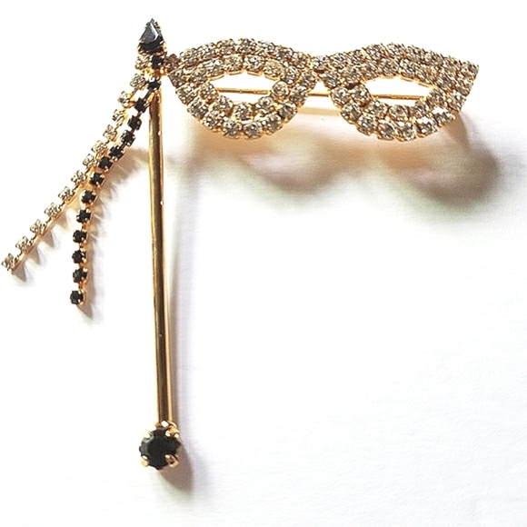 Jewelry | Rhinestone Vintage Masquerade Thespian Mask Pin Brooch | Poshmark